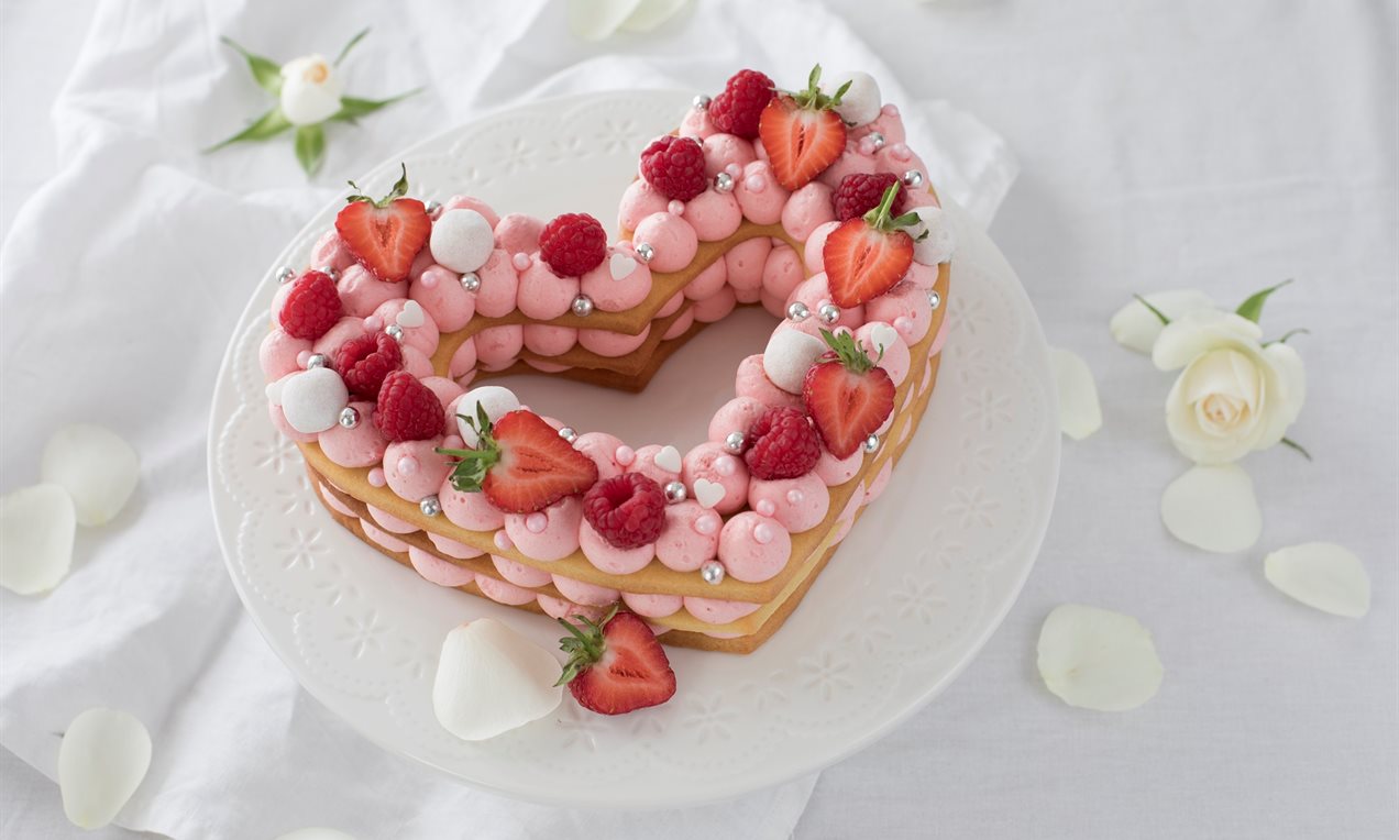 Sydämenmuotoinen keksikakku Resepti | Dr. Oetker