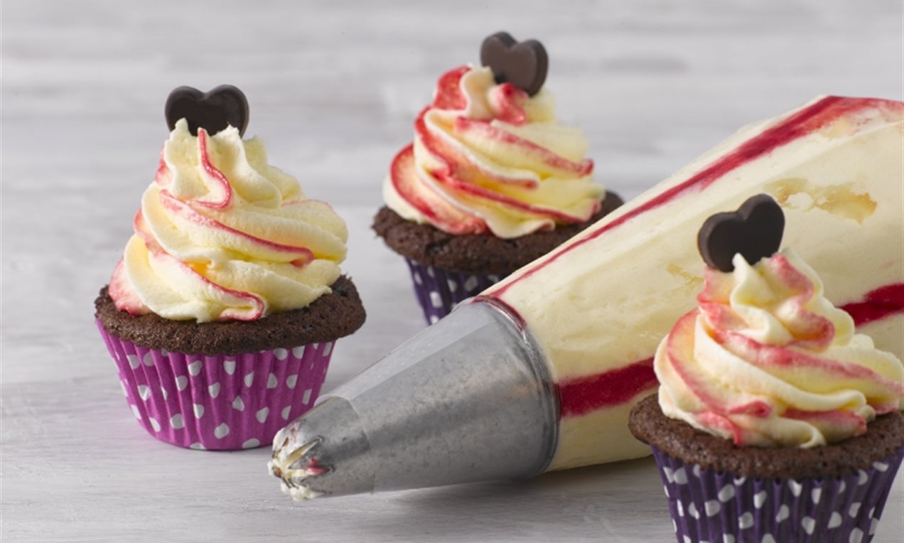 Raspberry minicupcakes Resepti | Dr. Oetker